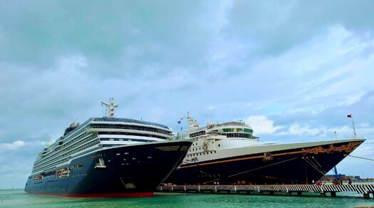 ASIPONA Progreso recibe por primera vez al Explora I de Explora Journeys.